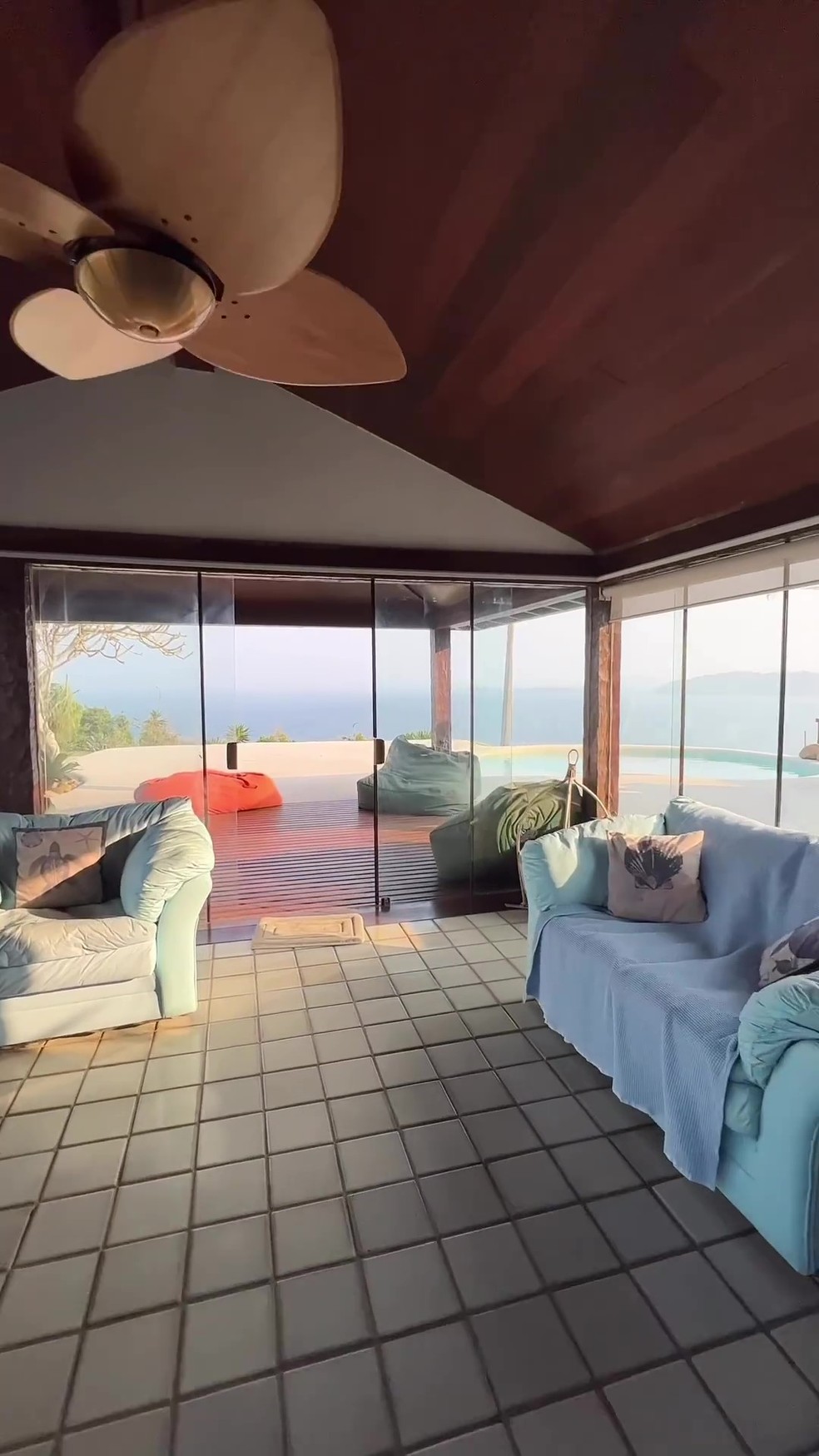 Daniel Rangel curte viagem para Búzios em mansão luxuosa com diárias de ...