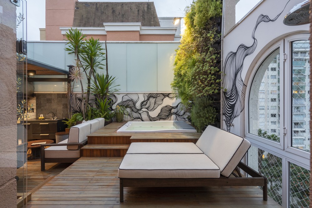 Reforma integra ambientes e repagina pátio externo para convívio ...