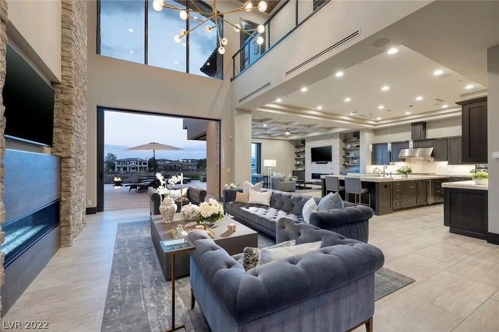 Ator de Superman Dean Cain compra mansão por R$ 18 milhões com vistas ...