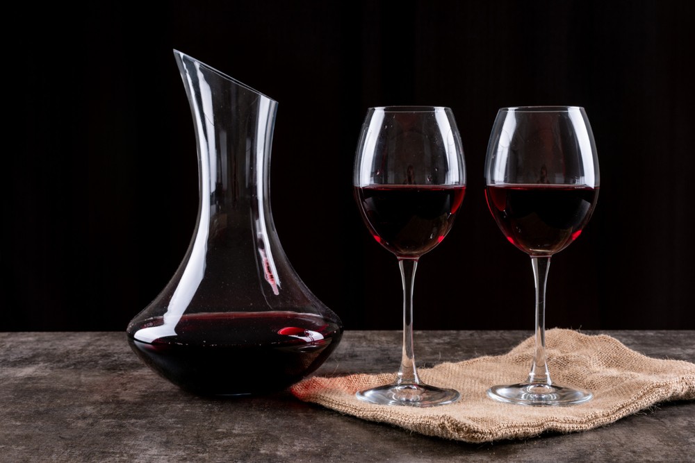 Decanter: o que é e qual sua função no universo do vinho | Gastronomia ...