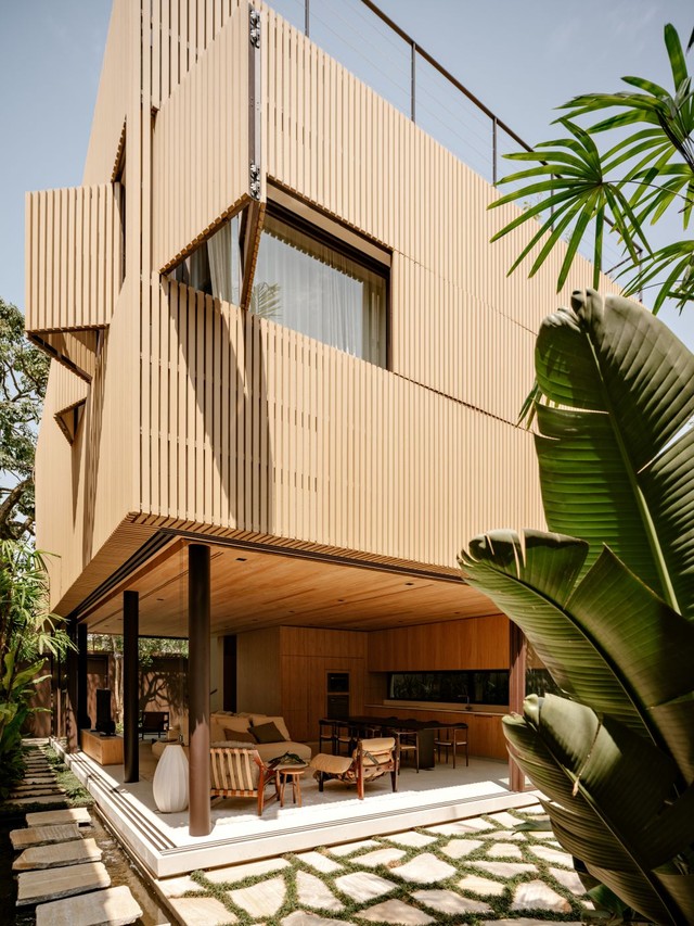 Casa paulistana em terreno compacto tem rooftop com hidro e decoração ...