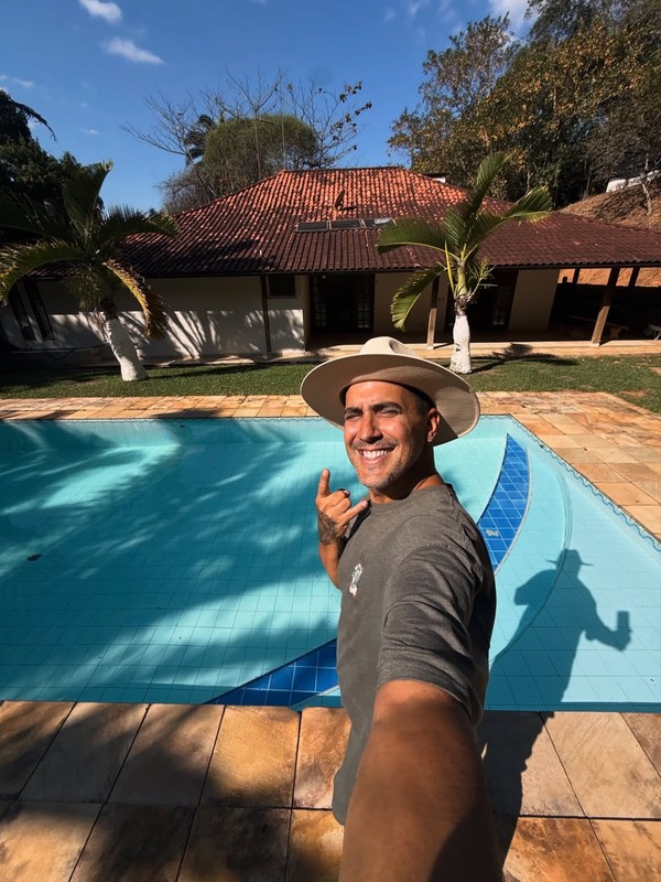 Três meses após falecimento do seu pai, André Marques decide reformar ...