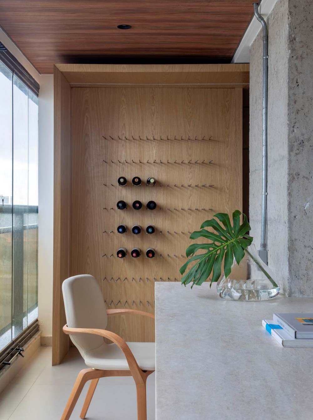 Apartamento de 105 m² equilibra minimalismo e ar praiano no Maranhão