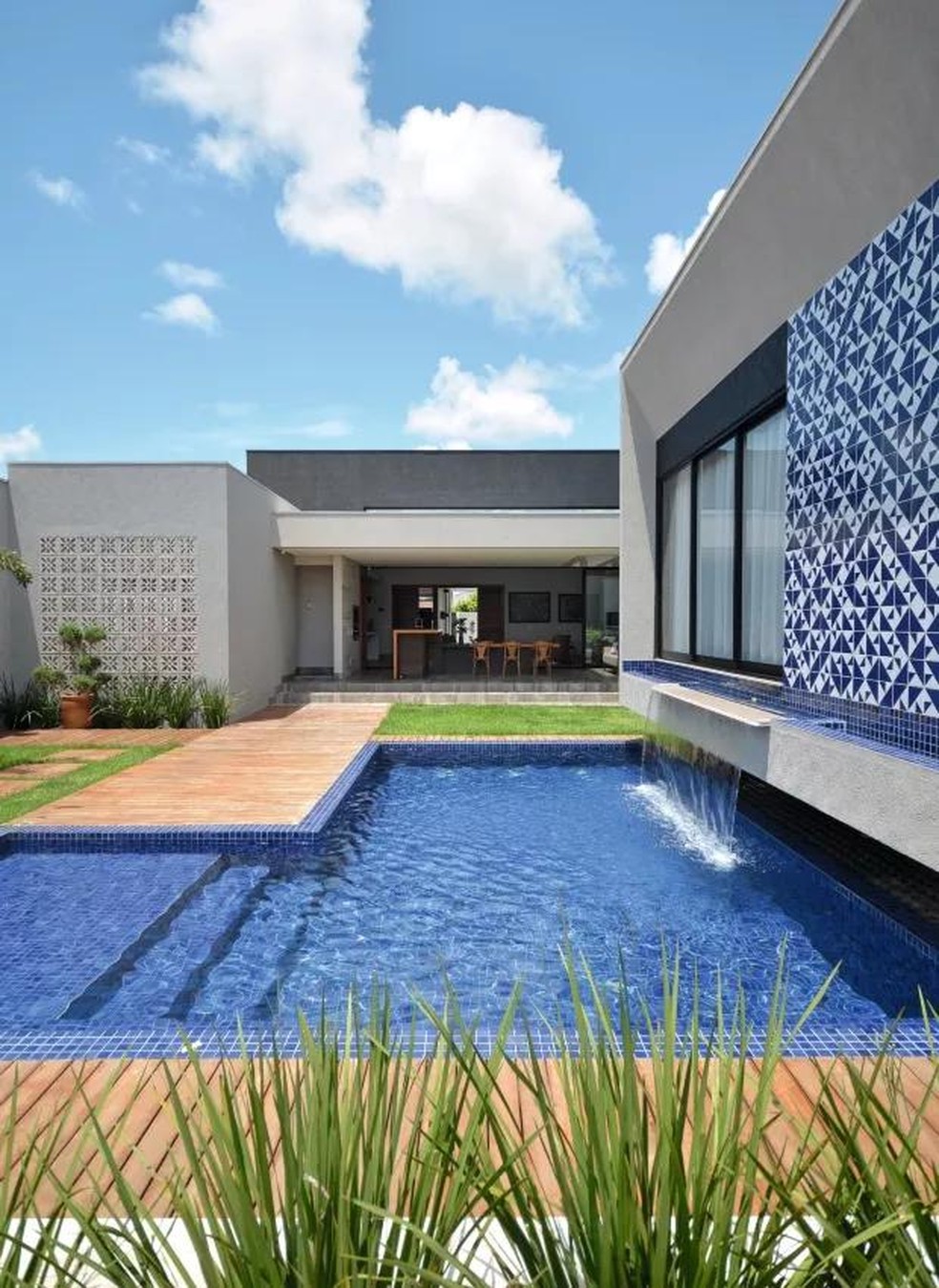 Tendência: 7 projetos com azulejos geométricos | Arquitetura | Casa e ...