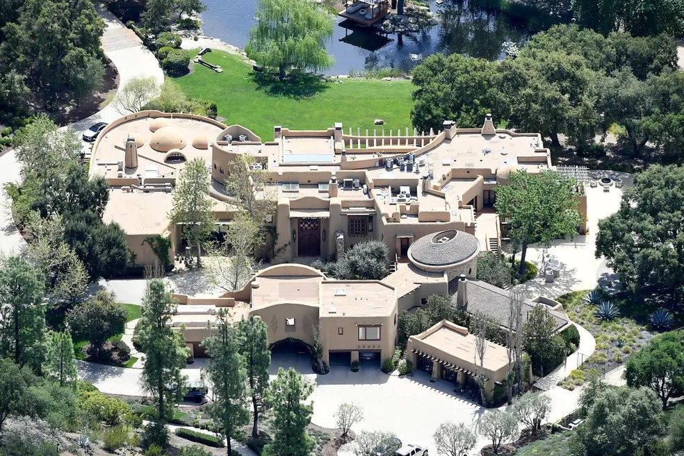 Conheça detalhes da mansão de 2 mil m² de Will Smith na Califórnia
