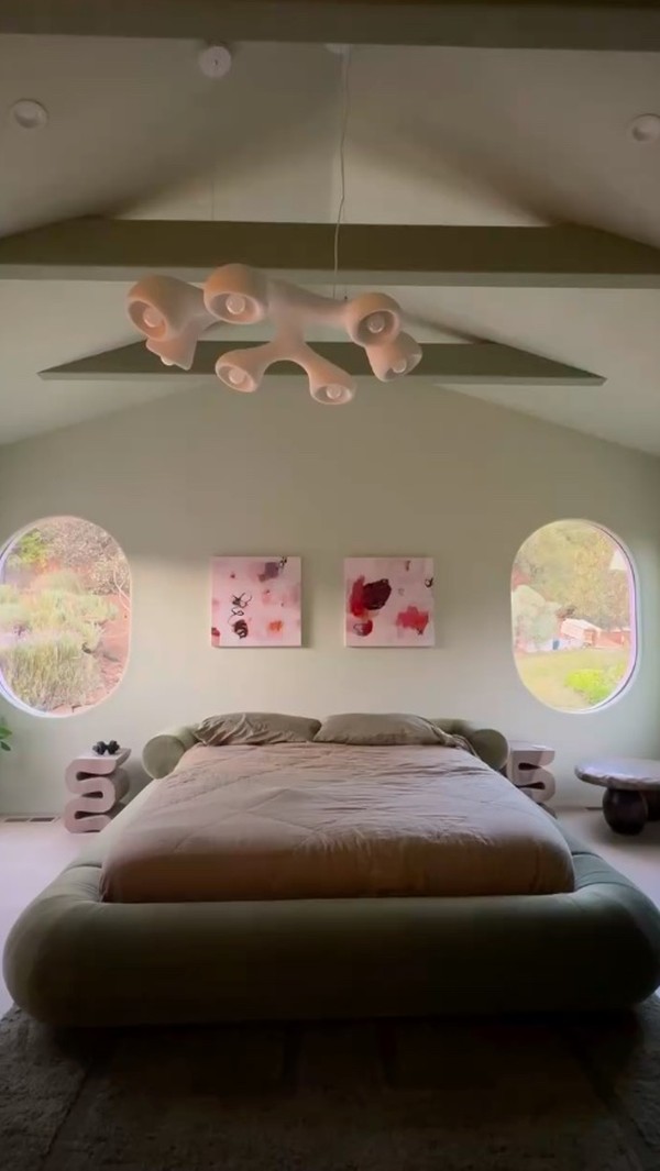 Melanie Martinez faz tour completo pela sua mansão com design orgânico ...