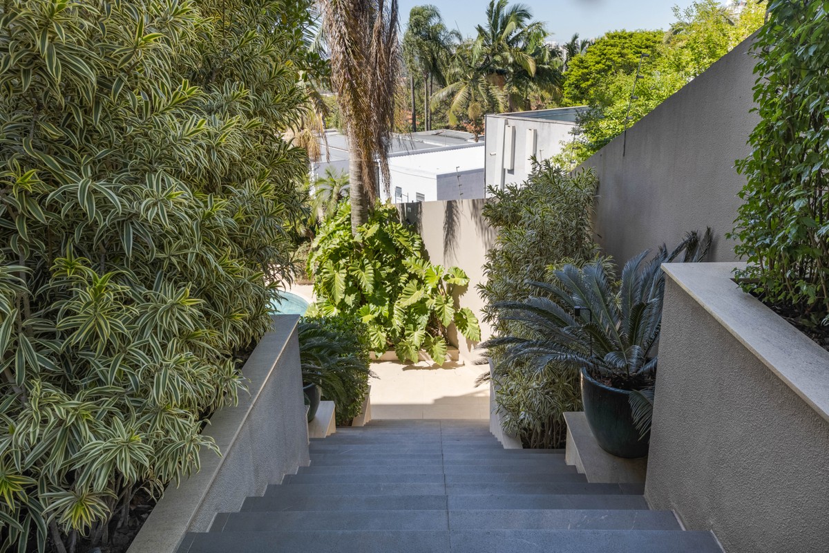 Jardim traz boas soluções para rampas, corredores e escadas ...