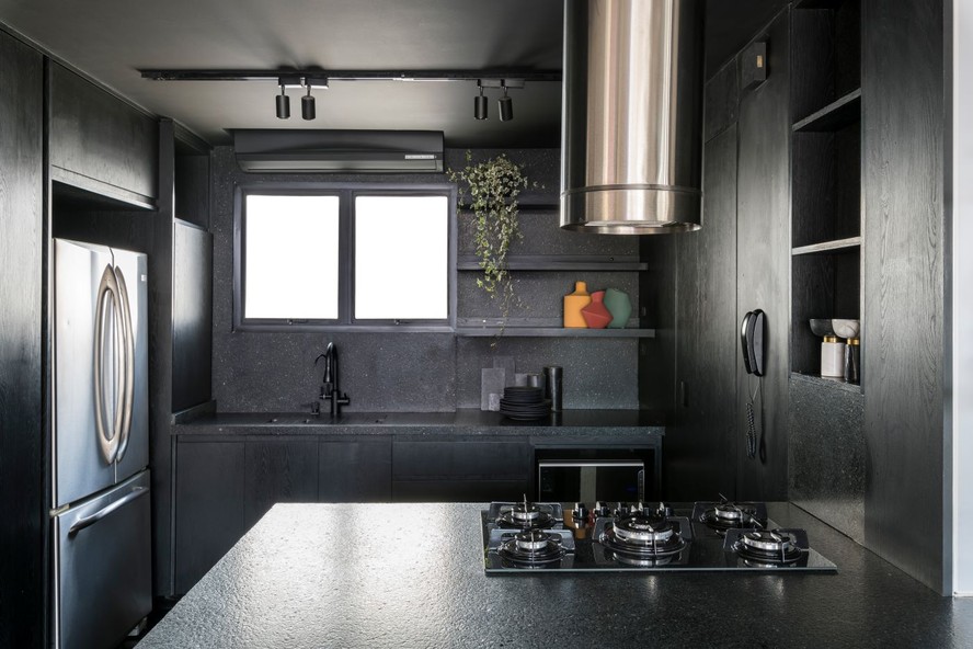 8 eletrodomésticos pretos para montar uma cozinha 'all black'