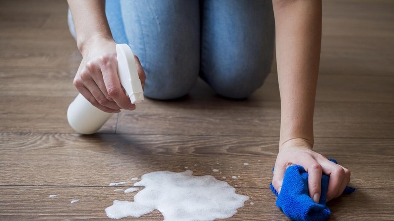 Qual deve ser a altura da papeleira do banheiro? Confira dicas de como ...