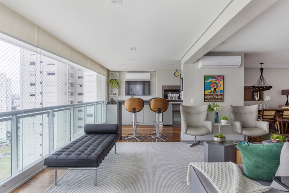 27 apartamentos com sacadas e varandas fechadas com vidro