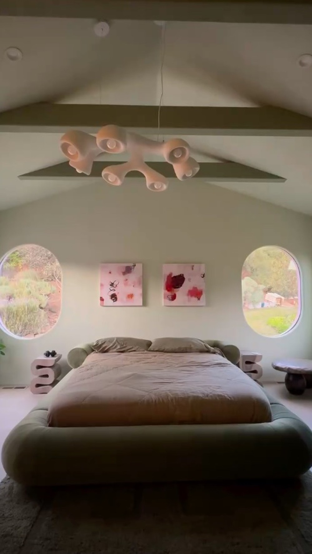 Melanie Martinez faz tour completo pela sua mansão com design orgânico ...