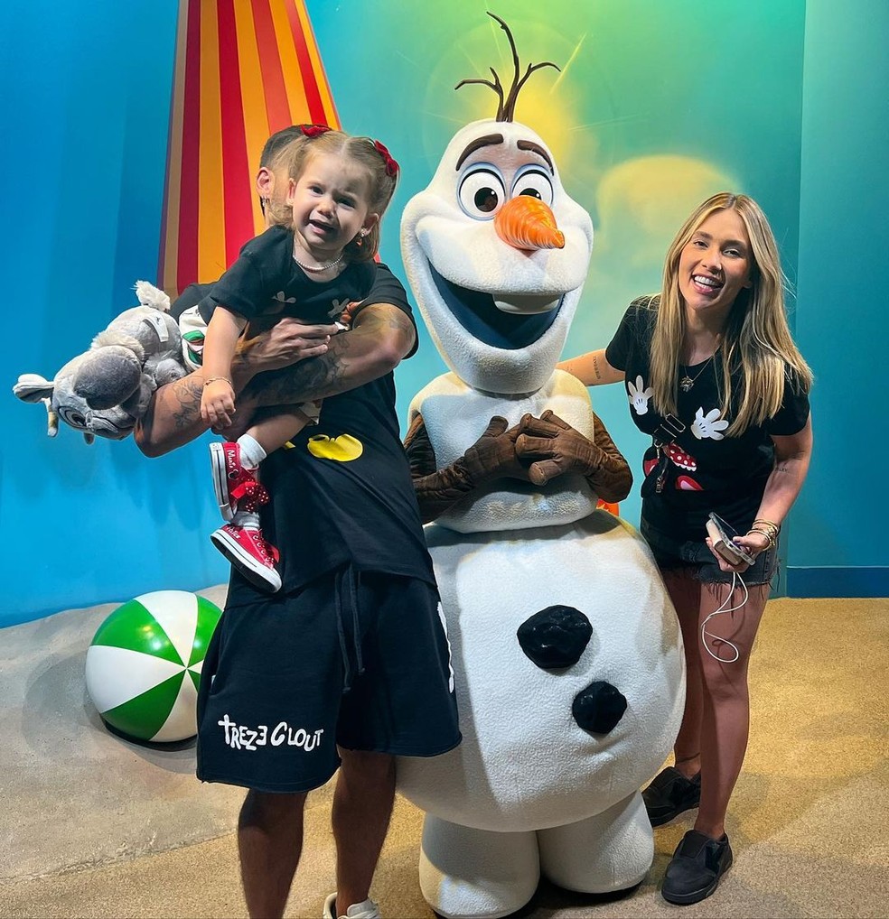 Virgínia Fonseca posa com Zé Felipe na Disney e se declara: "Meu ...