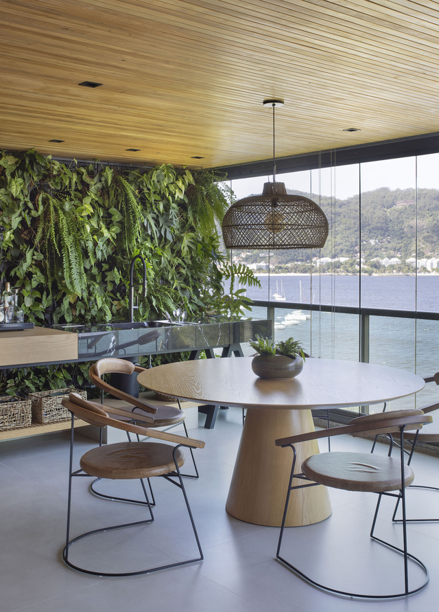 Vista para a Baía de Guanabara, no RJ, foi o ponto de partida deste ...