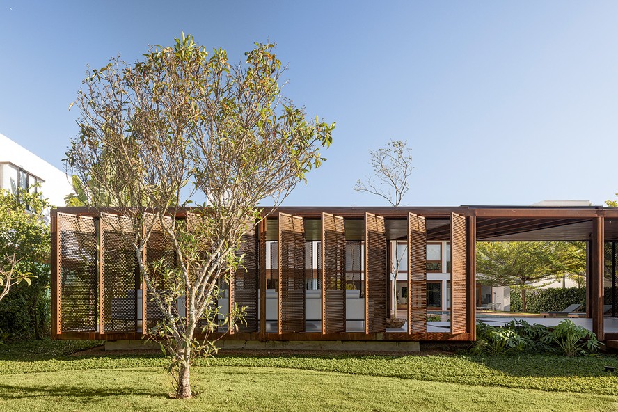 Pavilhão de 136 m² em área de lazer permite acomodar muitos convidados ...