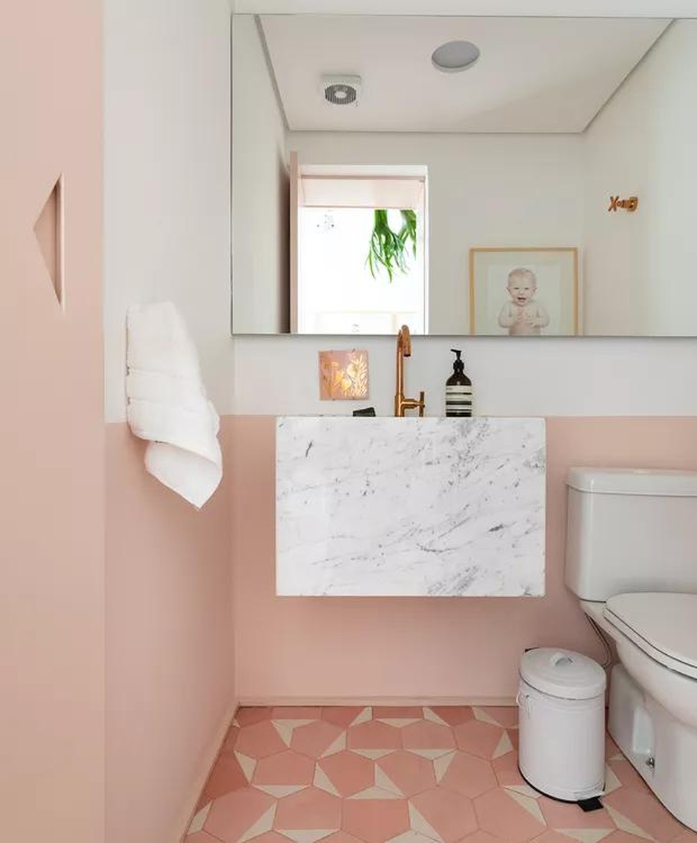 Piso hexagonal no banheiro: cores, materiais + 21 ideias para se inspirar