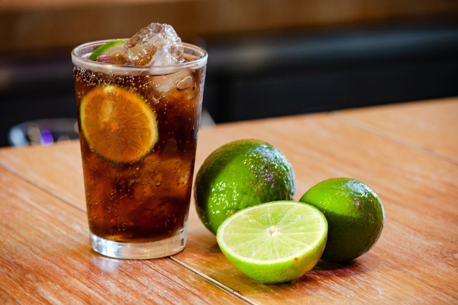 Fernet cola: aprenda a preparar o drinque argentino | Gastronomia ...