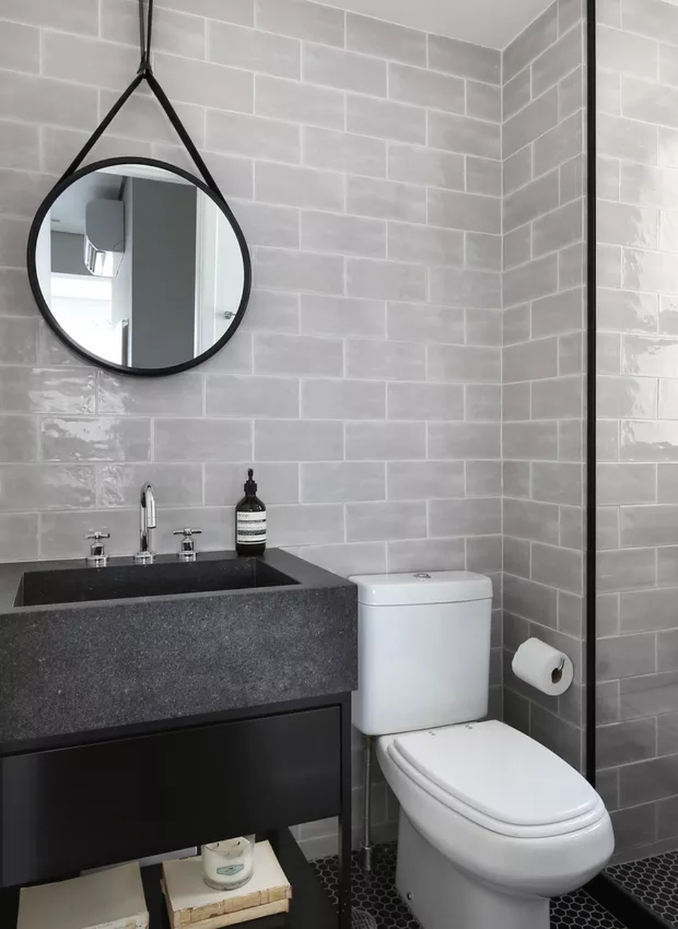 Banheiros com pedra preta: como e onde usar, tipos + 31 ideias modernas ...