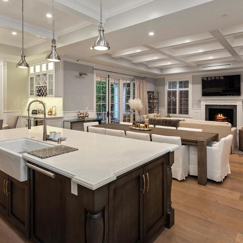 Rebel Wilson coloca casa que usava como escritório na Califórnia por US ...