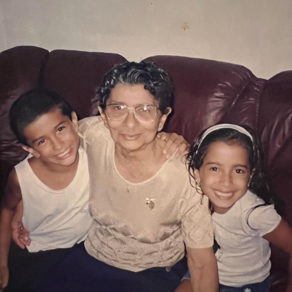 Anitta 30 anos: conheça as casas da cantora e veja fotos!