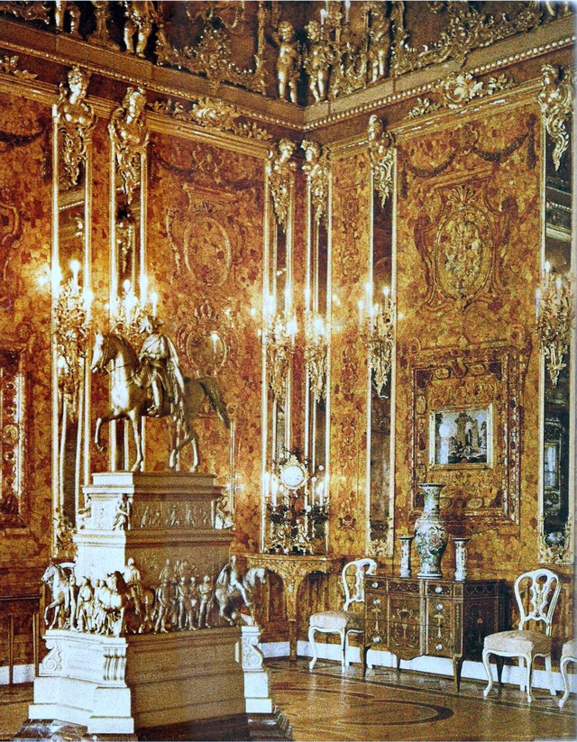 O mistério do Amber Room, quarto encrustado de joias que sumiu durante ...