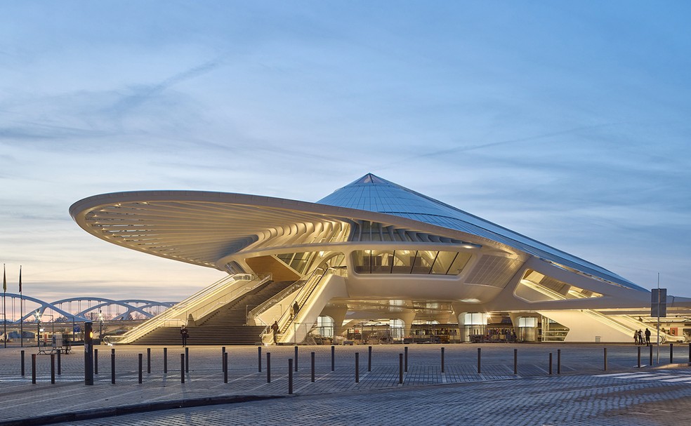 Estação escultural do arquiteto Santiago Calatrava transforma cidade belga