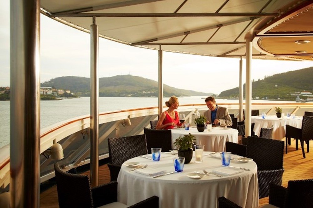 Navio-residência vira lar de milionários com cabines de luxo que custam ...