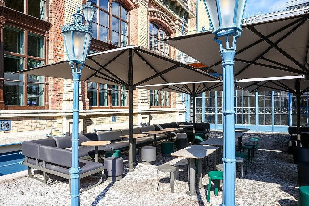 O McDonald's mais bonito do mundo reabre e tem até hambúrguer com foie gras no cardápio