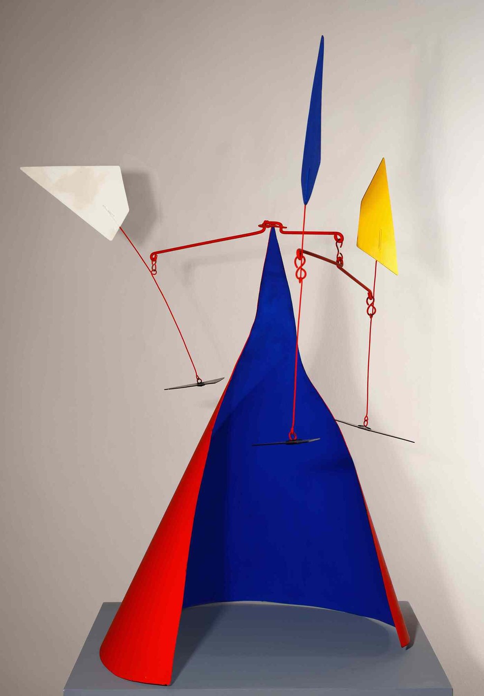 Mostra apresenta diálogo entre as obras de Alexander Calder e Joan Miró