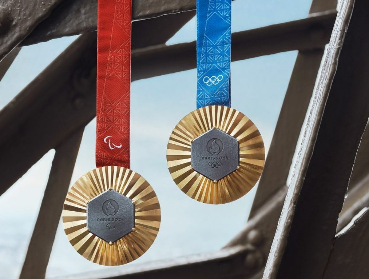 Medalhas dos Jogos Olímpicos terão fragmentos reais da Torre Eiffel | Design | Casa e Jardim