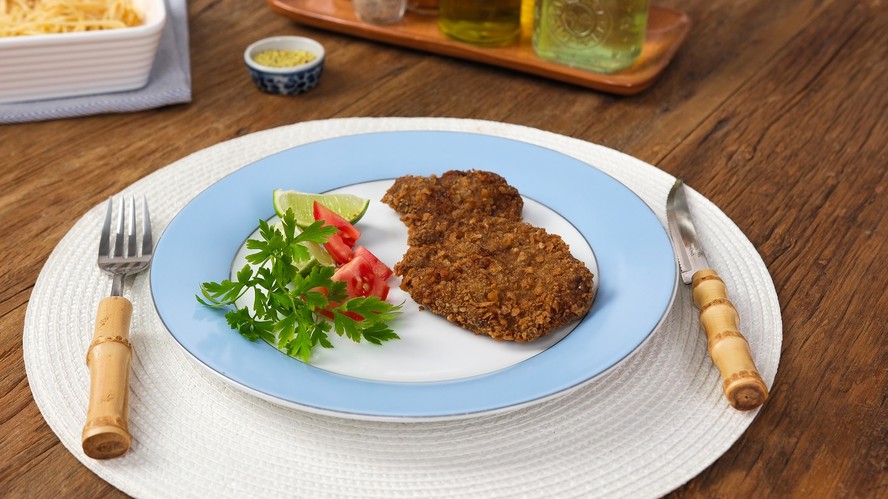 Receita de filé mignon empanado com biscoito cream cracker ...