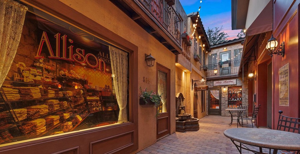 Mansão comum em Las Vegas viraliza por esconder uma incrível vila ...