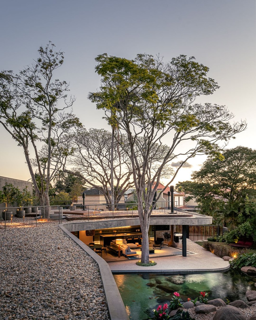 Projeto integra casa de 441 m² à natureza do entorno de Porto Alegre | Arquitetura | Casa e Jardim