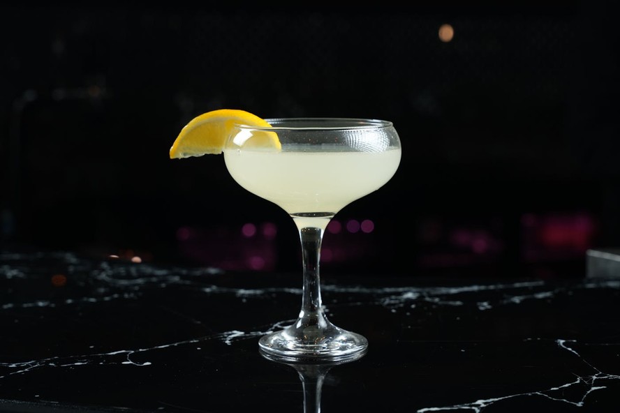 5 receitas de drinques brancos para aproveitar e brindar na virada do ano!