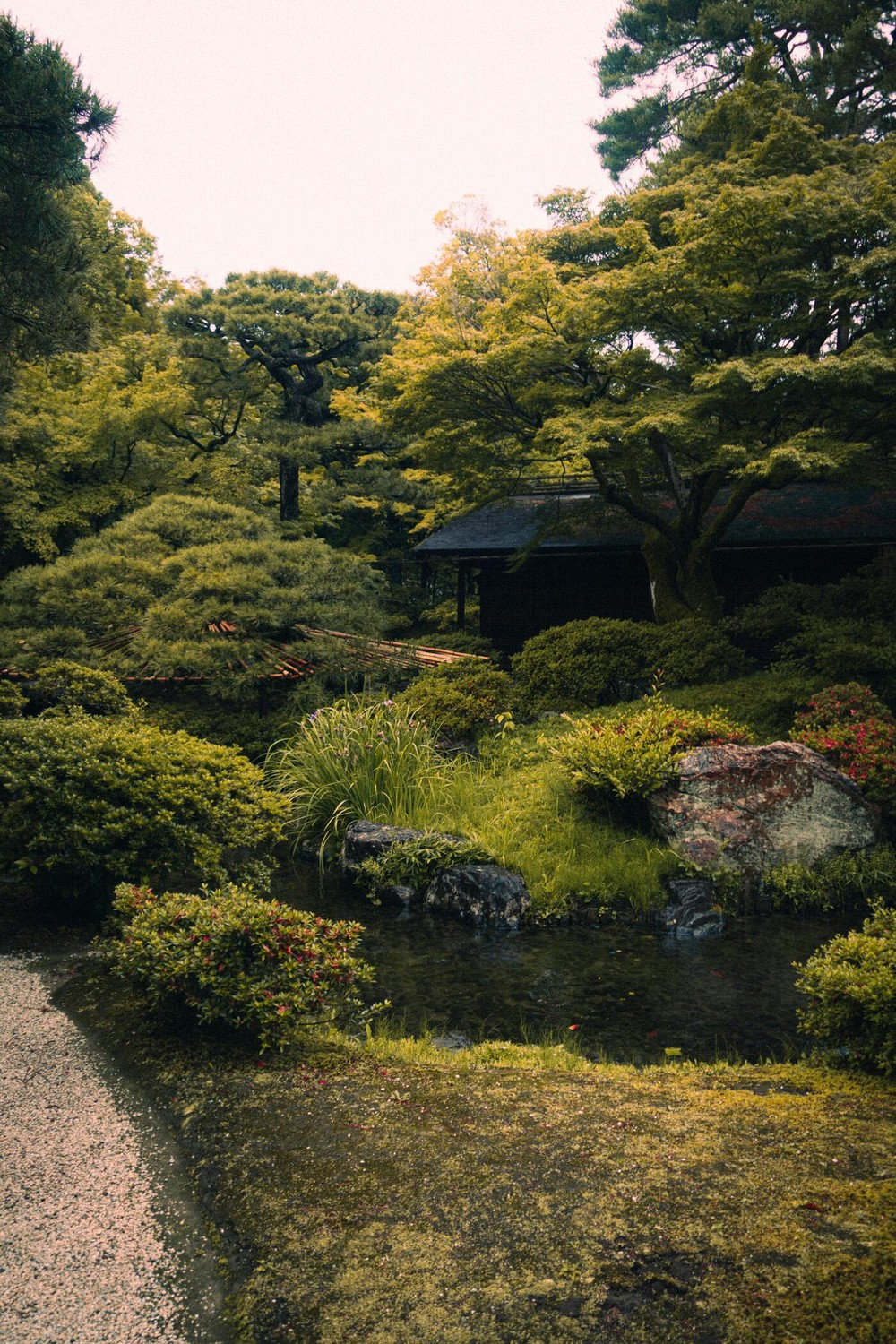 Karesansui: como montar um jardim zen japonês com areia e pedras