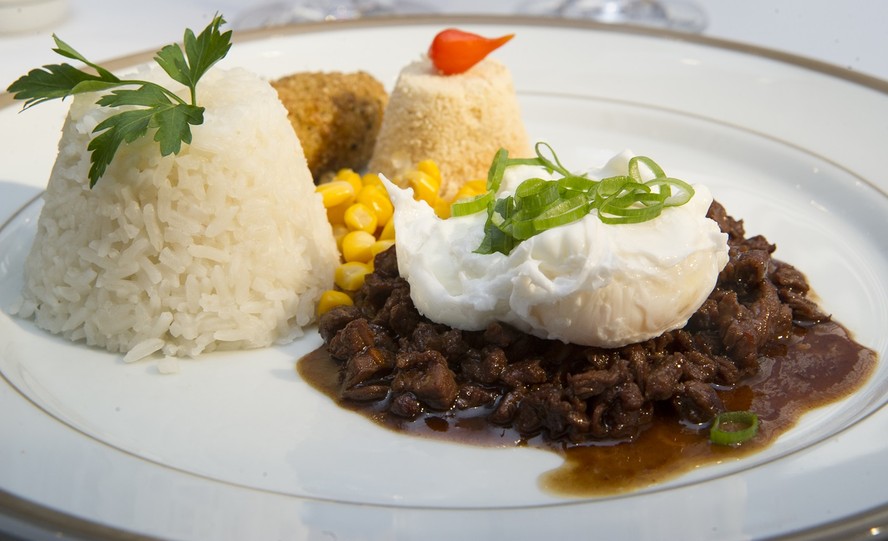 Receita de picadinho paulista com filé mignon e banana à milanesa ...
