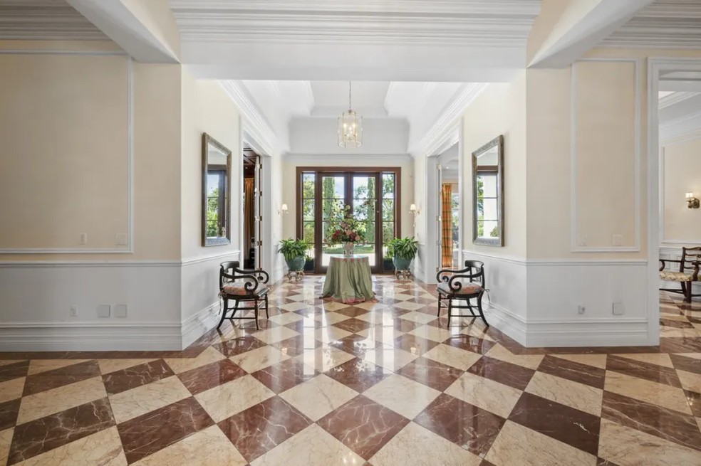 Antiga mansão à beira-mar de Bill Gates na Flórida está à venda por ...