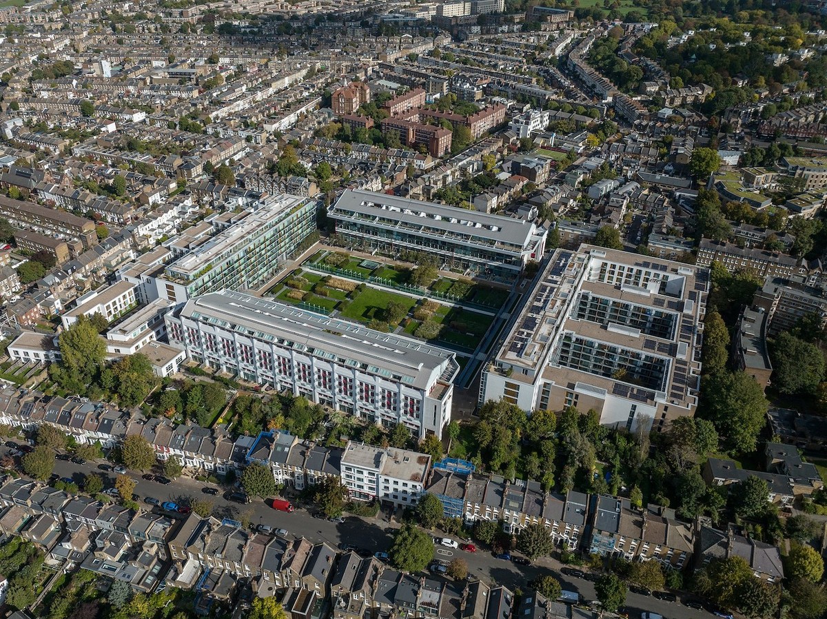 Antigo estádio do Arsenal, em Londres, foi transformado em um ...