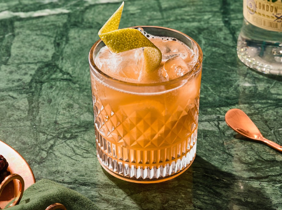 Fitzgerald: como fazer o drinque clássico para variar o uso do gin ...