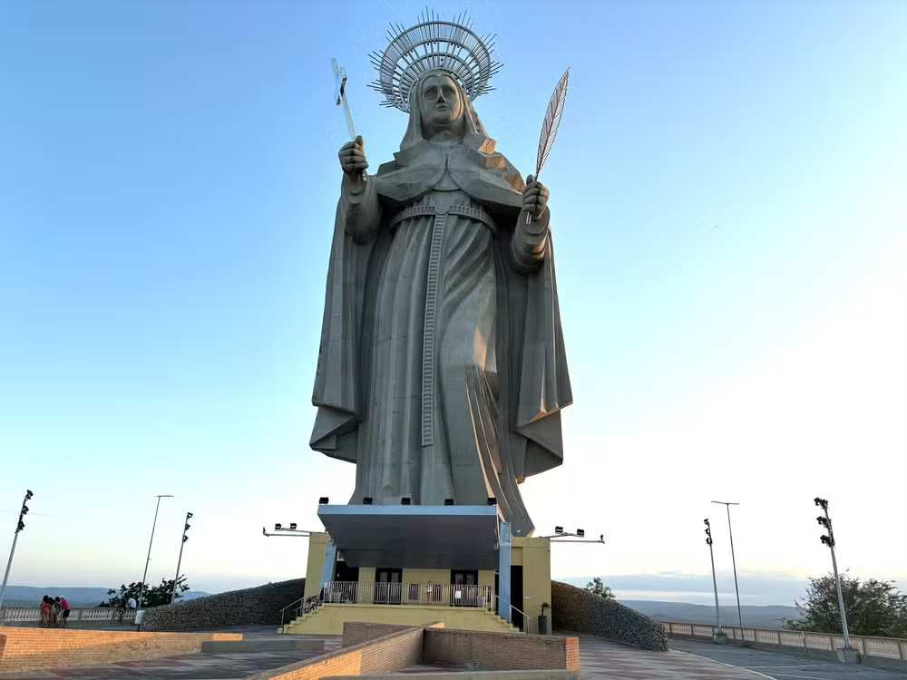 Monumento à Santa Rita de Cássia é a maior estátua católica do mundo