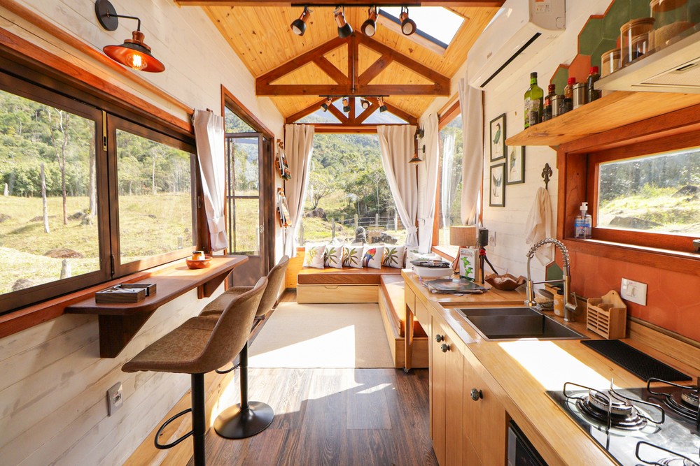 Microcasa itinerante oferece viagem analógica em meio à natureza | Viagem | Casa e Jardim