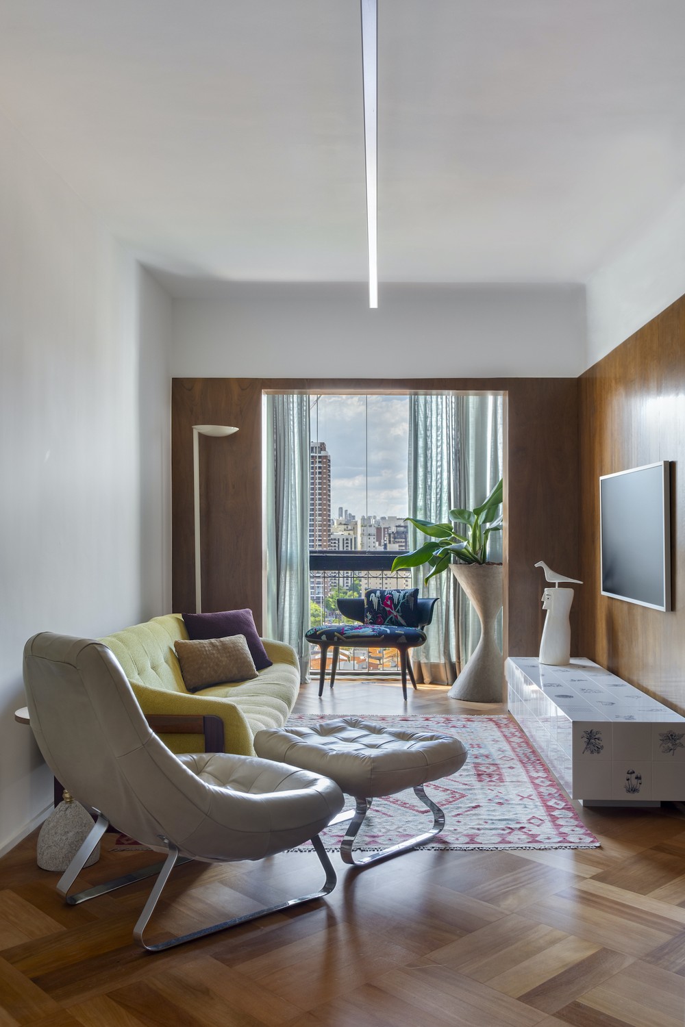 Cobertura de 140 m² tem layout invertido para valorizar varanda ...