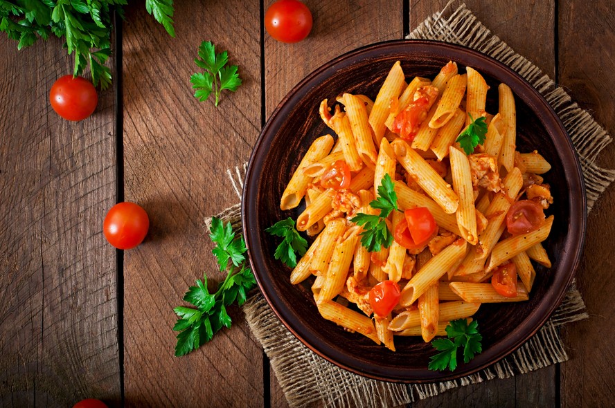 8 receitas simples e saborosas para fazer com macarrão penne