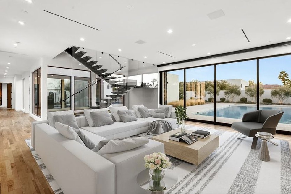 Kerry King coloca mansão luxuosa em Las Vegas à venda por R$ 21 milhões ...