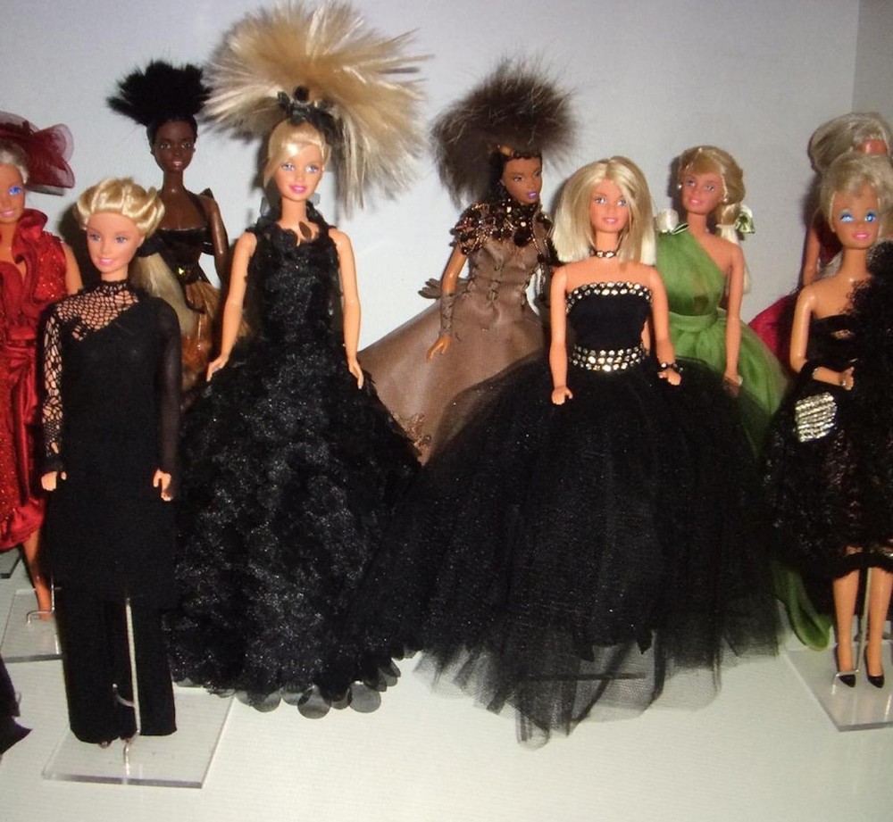 Brasileira, considerada a Barbie Arquiteta, guarda coleção de quase 500 ...