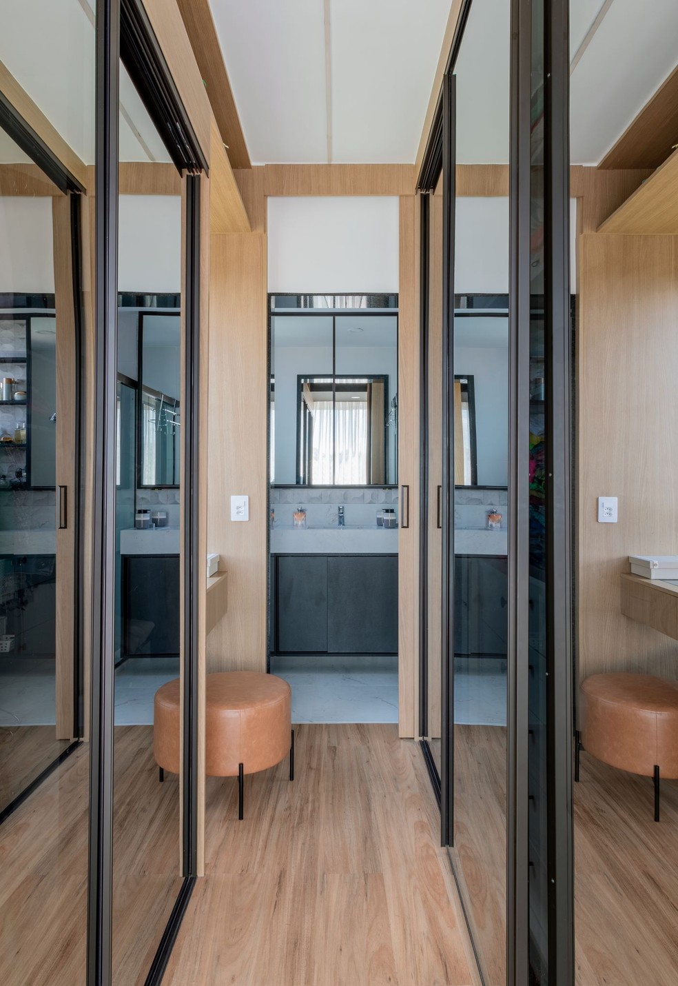 Decoração cria clima de casa mineira para cobertura de 250 m² ...