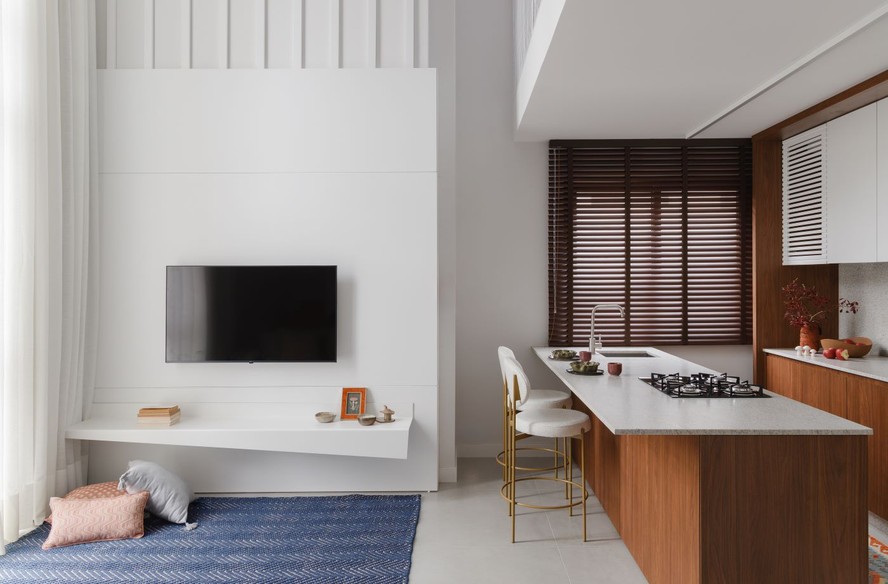 Reforma personaliza estúdio de 55 m² com mezanino para ser alugado