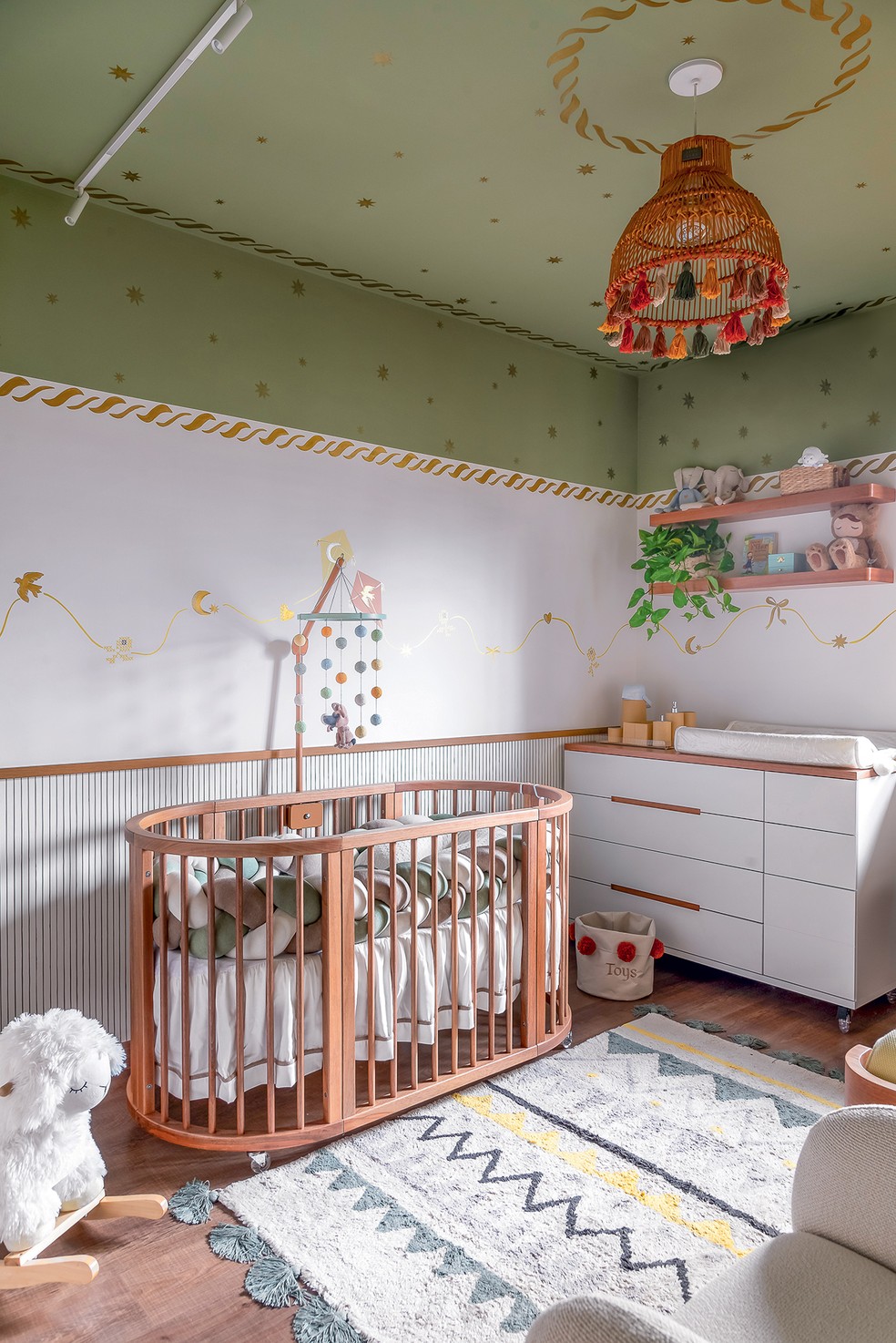 Como incluir o berço na decoração do quarto do bebê? Veja projetos!