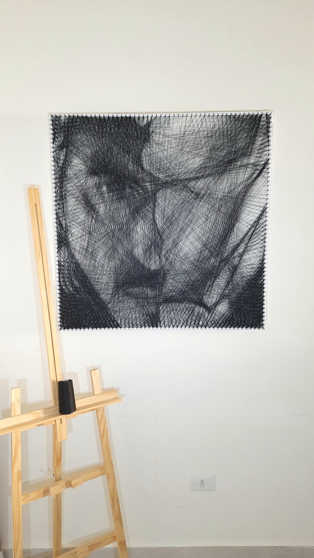 Lucas Kiss retrata e eterniza personagens por meio da string art realista