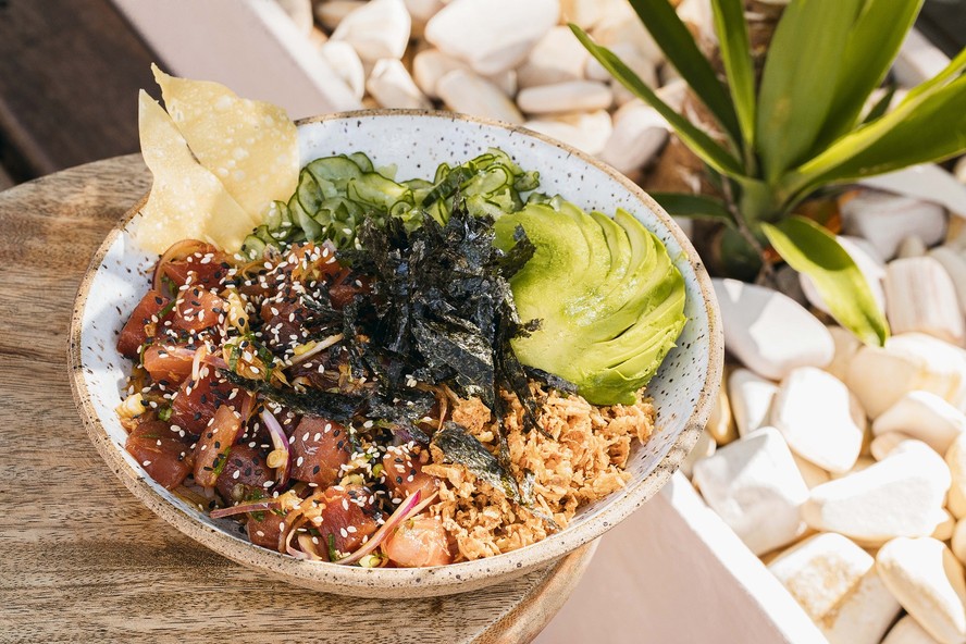 Como preparar poke tradicional de atum com molho sunomono | Gastronomia ...