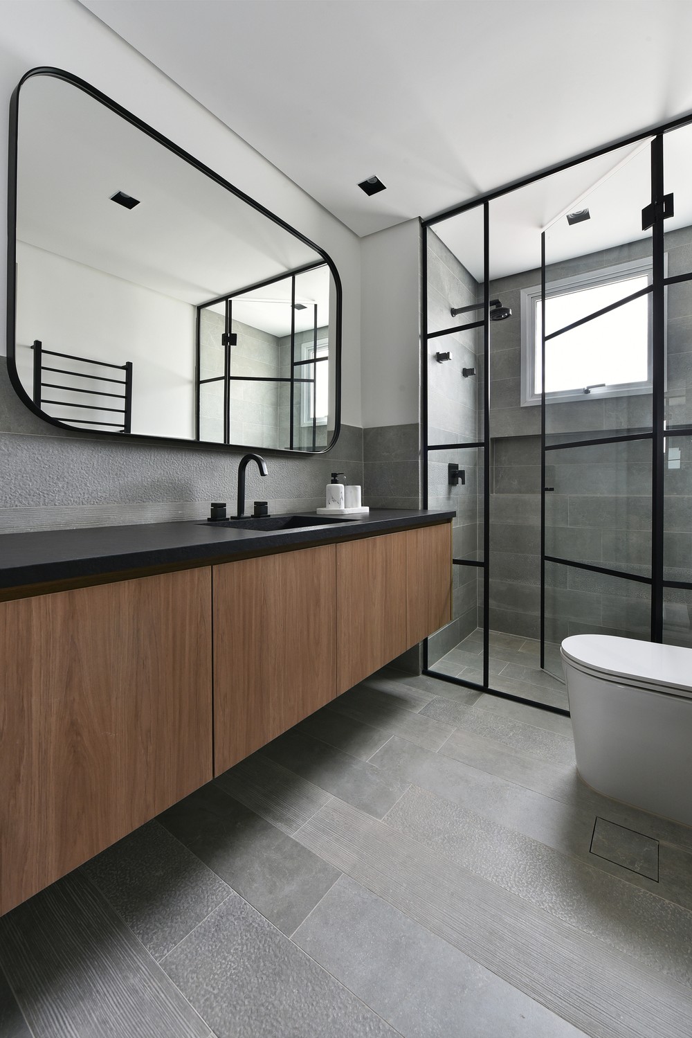 Cuba preta no banheiro: como usar e evitar erros + 25 ideias ...